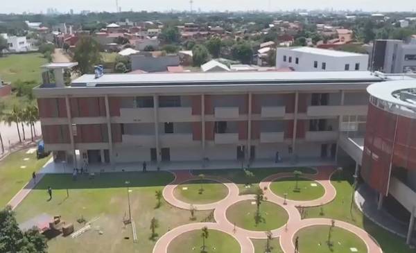 Presidenta Añez inaugura edificio de la UPB en Santa Cruz - Red Uno de Bolivia