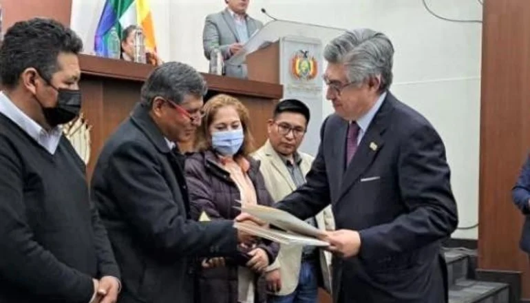 CC cuestiona presencia de la CIDH en el acto de desagravio a exvocales ... CC cuestiona presencia de la CIDH en el acto de desagravio a exvocales ...