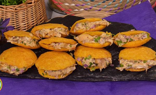 AREPAS RELLENAS - Red Uno de Bolivia