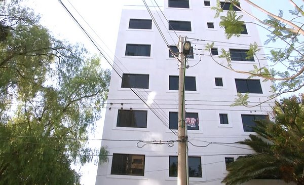 Investigan La Muerte De Una Mujer Que Cayó De Un Sexto Piso Red Uno 1225